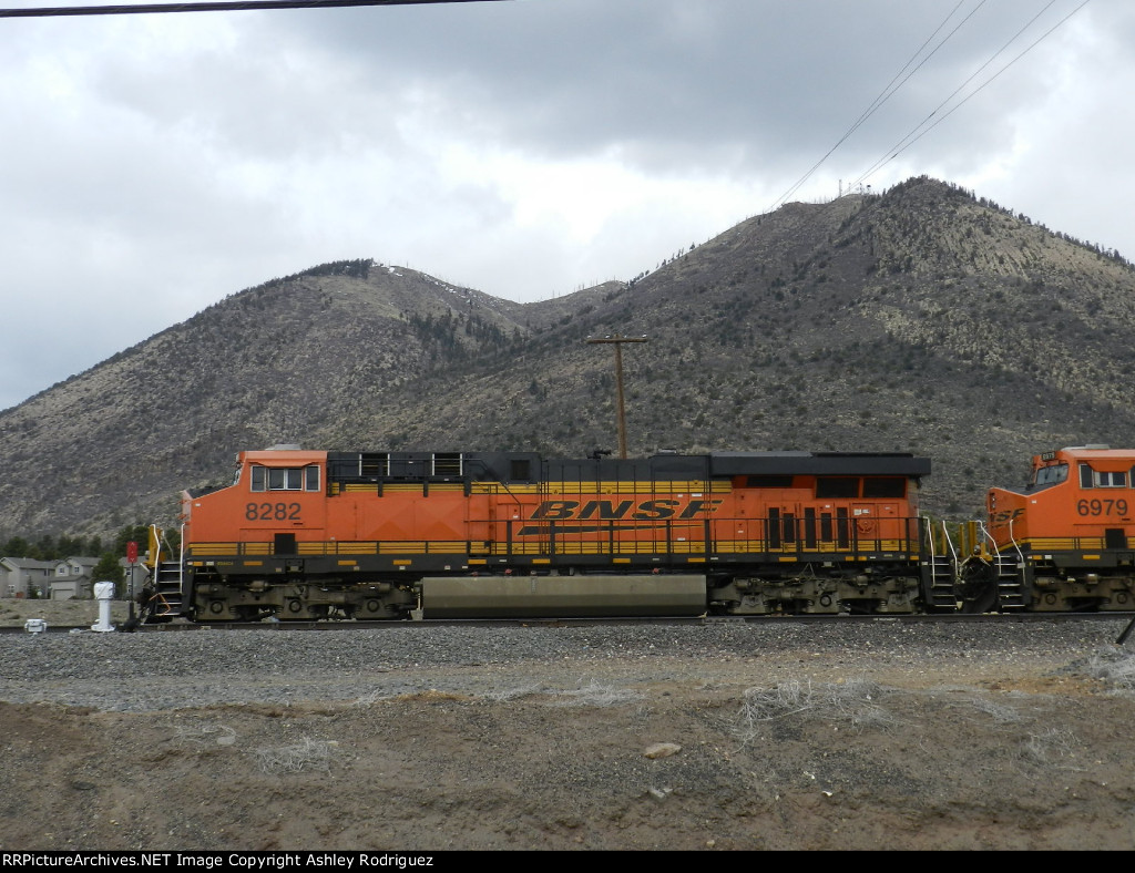 BNSF 8282